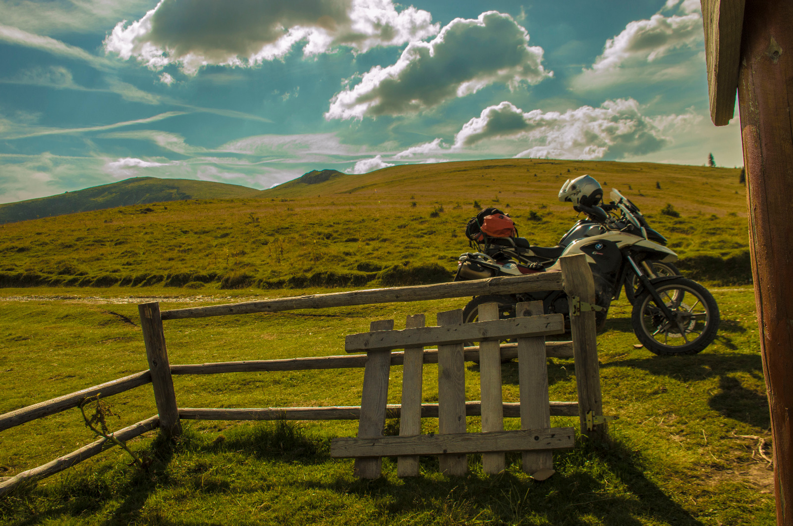 Strategica – TET Romania – Motorcycle Touring Romania – Guide